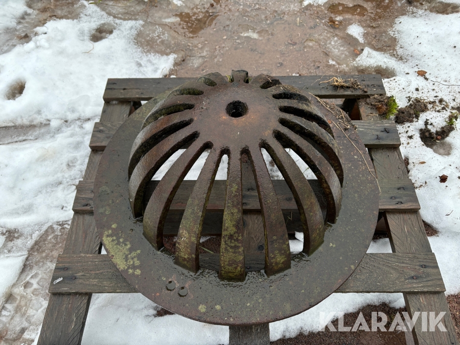 Dagvattenbrunn, Mönsterås, Klaravik auktioner