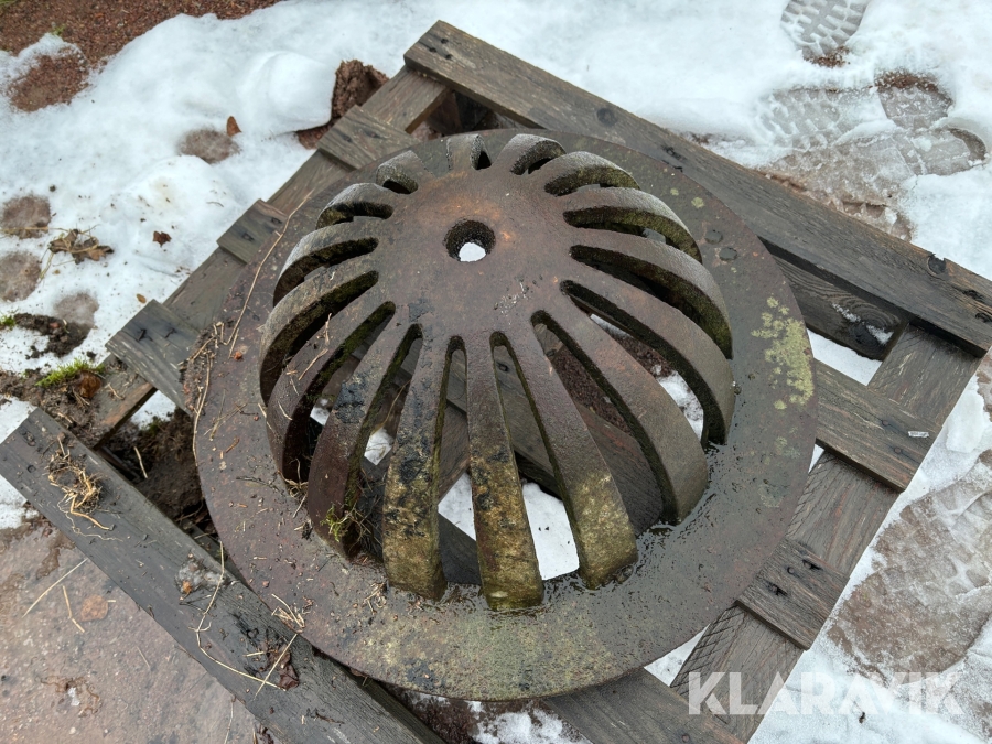 Dagvattenbrunn, Mönsterås, Klaravik auktioner