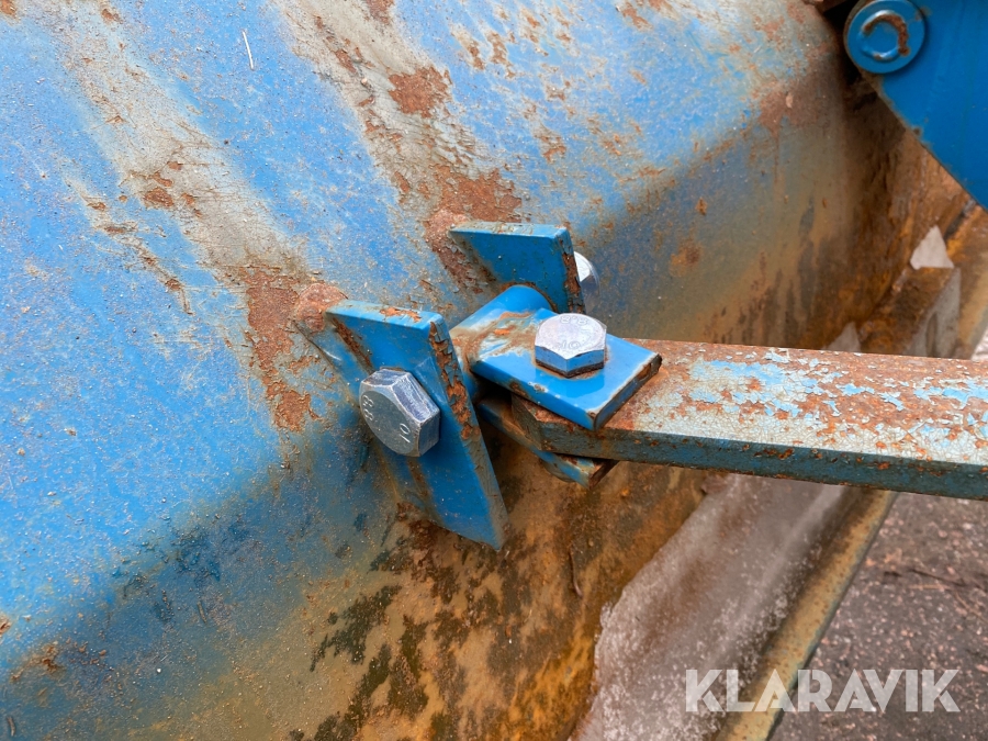 Klaravik Auktioner | Snöplog Intra till gaffeltruck