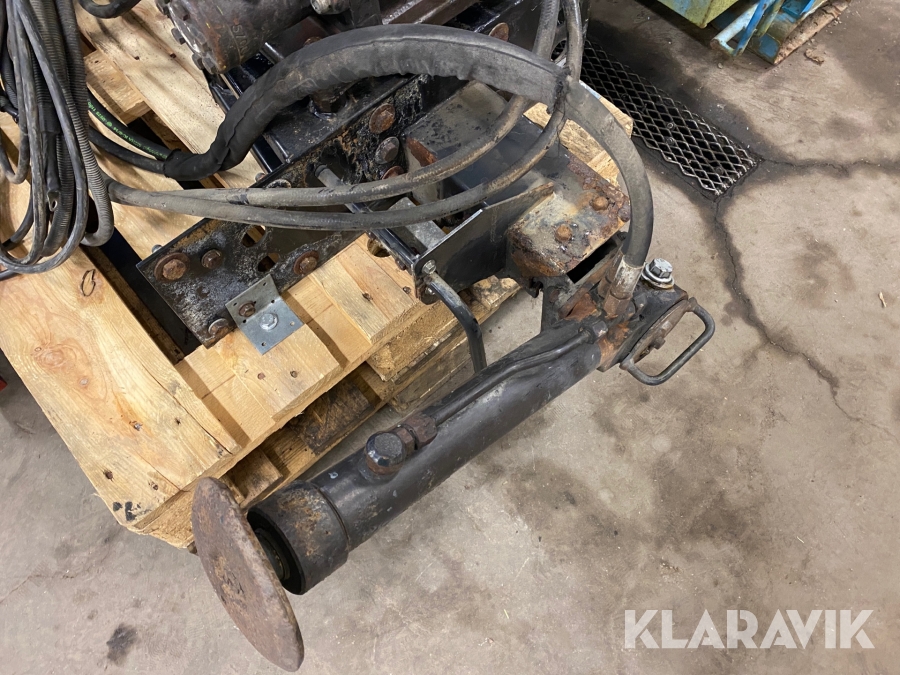 Klaravik Auktioner | Kran till pickup Hiab 013T