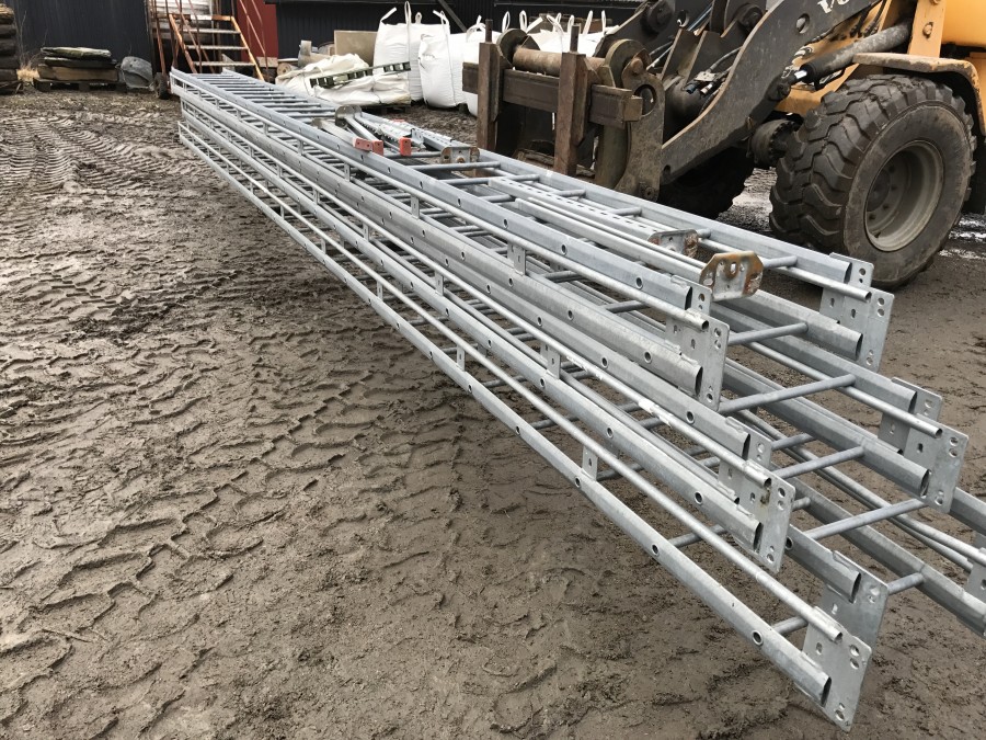 Klaravik Auktioner | 6st Galvade Elstegar