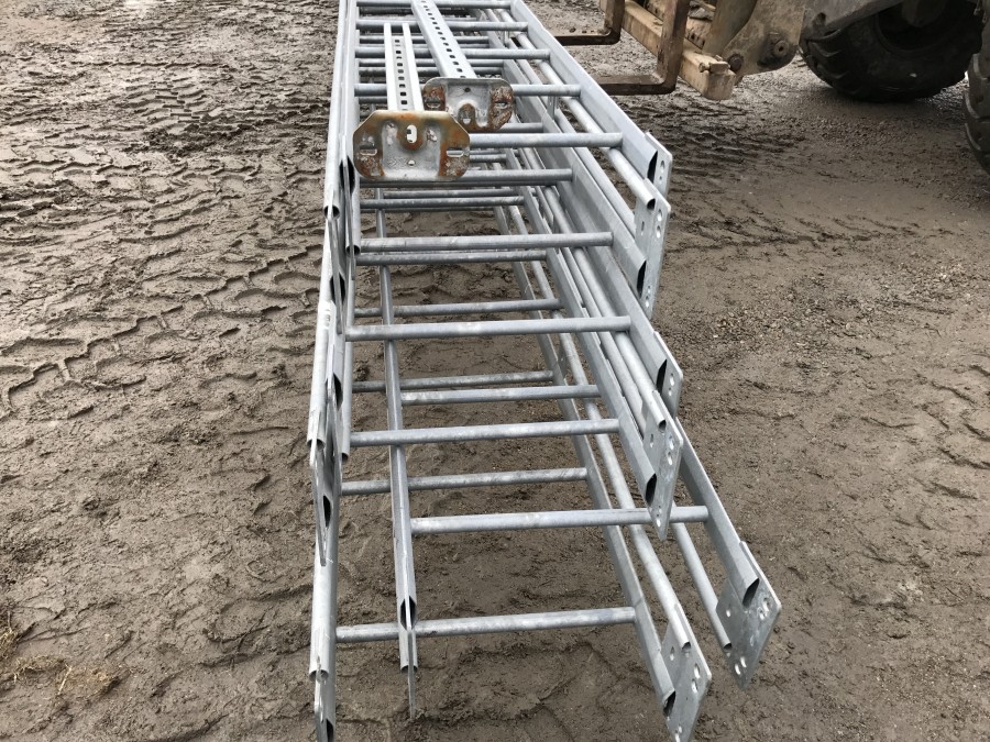 Klaravik Auktioner | 6st Galvade Elstegar