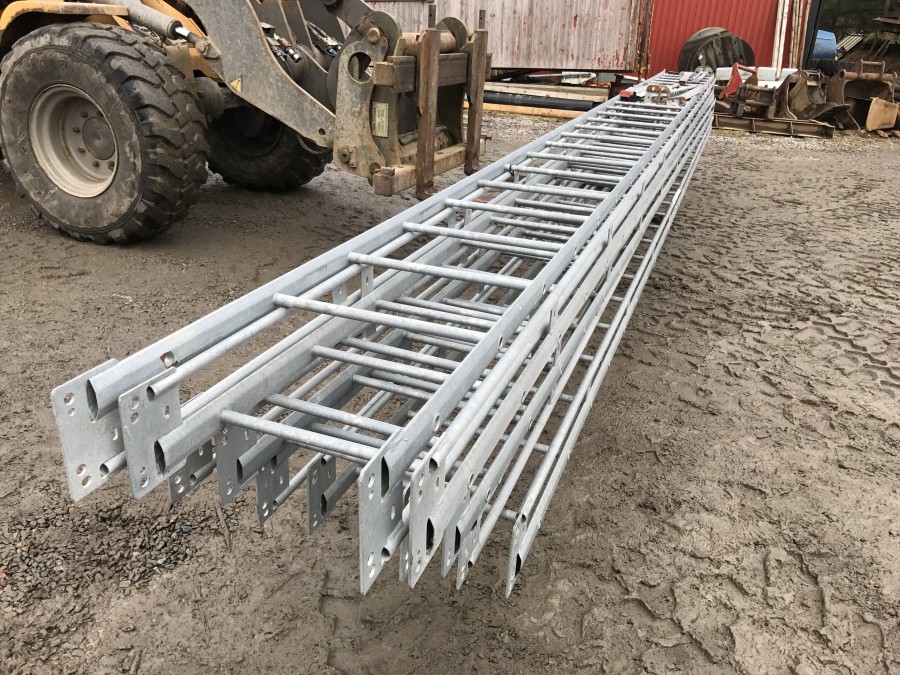 Klaravik Auktioner | 6st Galvade Elstegar