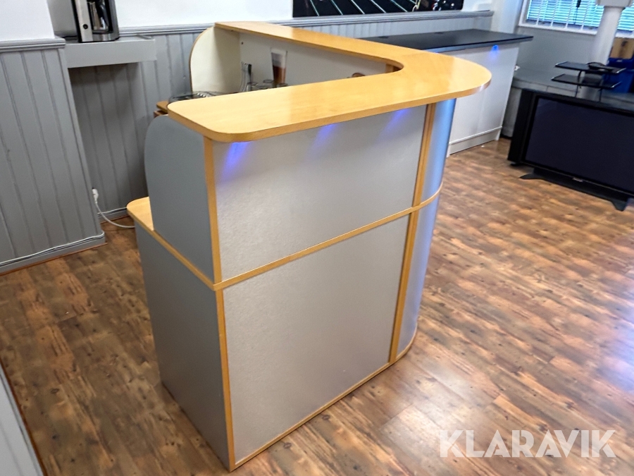 Receptionsdisk & skåp, Örebro, Klaravik auktioner