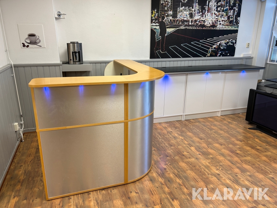 Receptionsdisk & skåp, Örebro, Klaravik auktioner