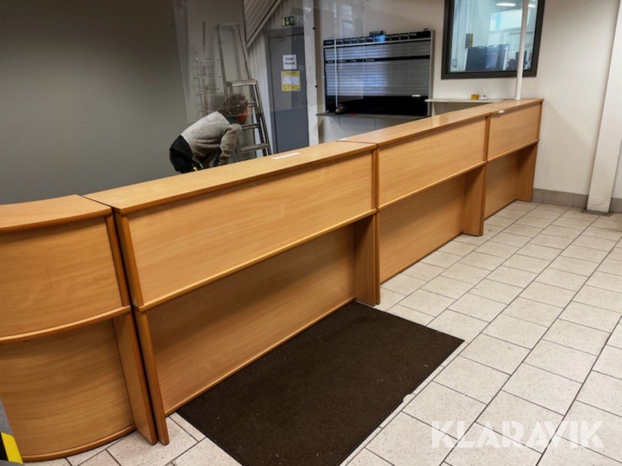 Receptionsdisk och stolar, Bengtsfors, Klaravik auktioner