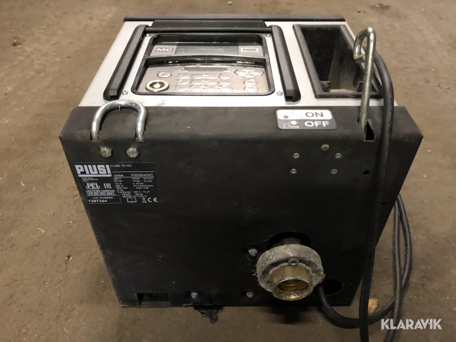 Klaravik Auktioner | Dieselpump med tankhandtag PIUSI CUBE 70 MC