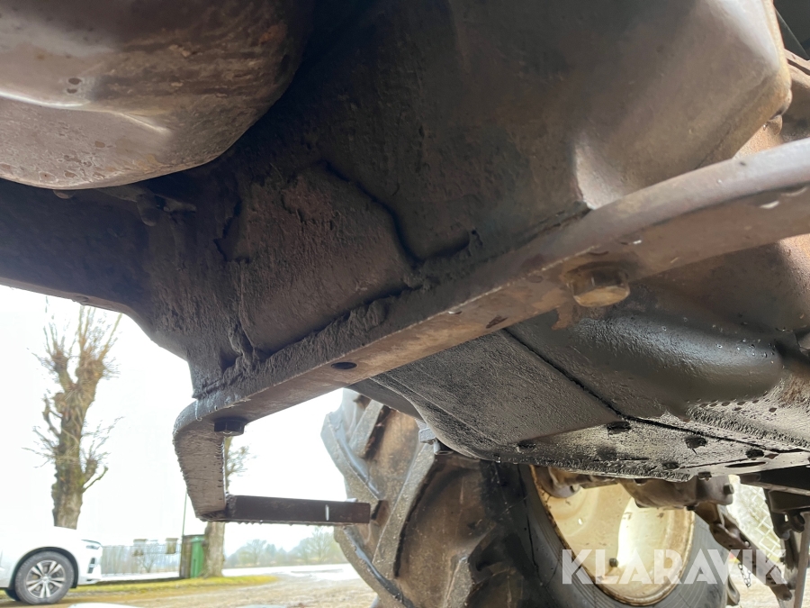 Traktor Valmet 803, Falköping, Klaravik auktioner