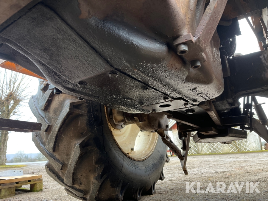 Traktor Valmet 803, Falköping, Klaravik auktioner