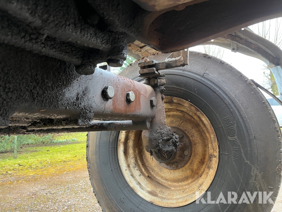 Traktor Valmet 803, Falköping, Klaravik auktioner