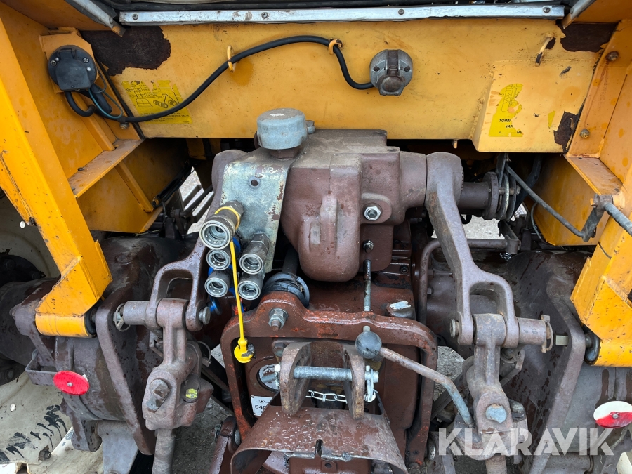 Traktor Valmet 803, Falköping, Klaravik auktioner