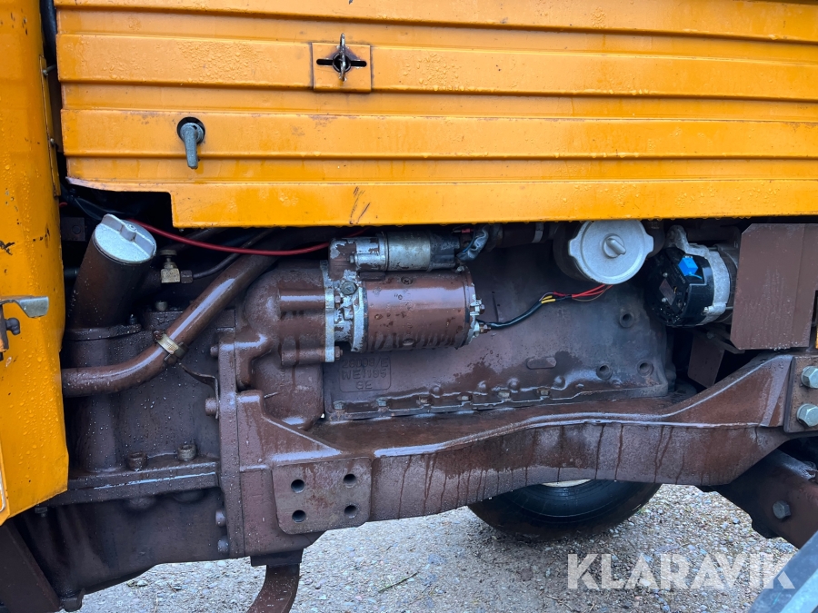 Traktor Valmet 803, Falköping, Klaravik auktioner