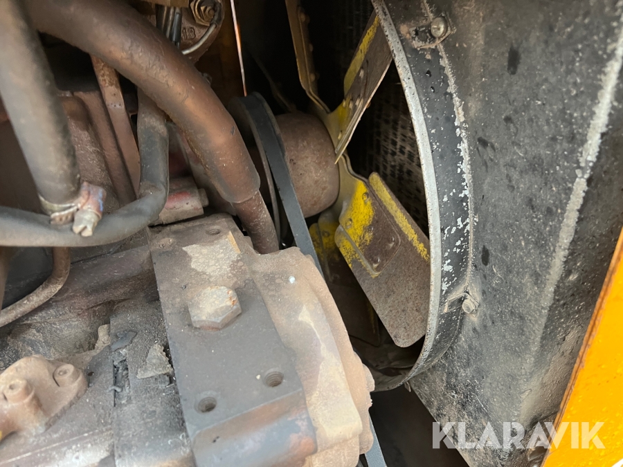 Traktor Valmet 803, Falköping, Klaravik auktioner