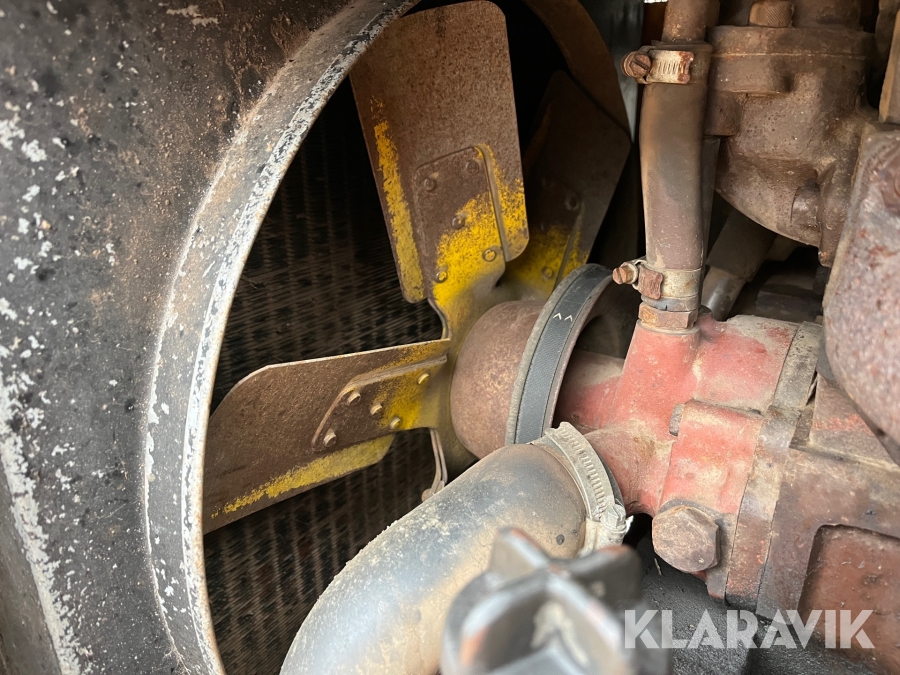 Traktor Valmet 803, Falköping, Klaravik auktioner