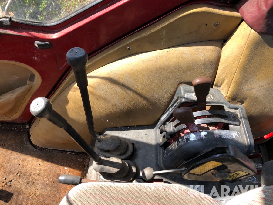 Klaravik Auktioner | Traktor International 955XL