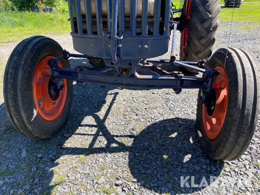 Veterantraktor Fordson N27, Östhammar, Klaravik auktioner