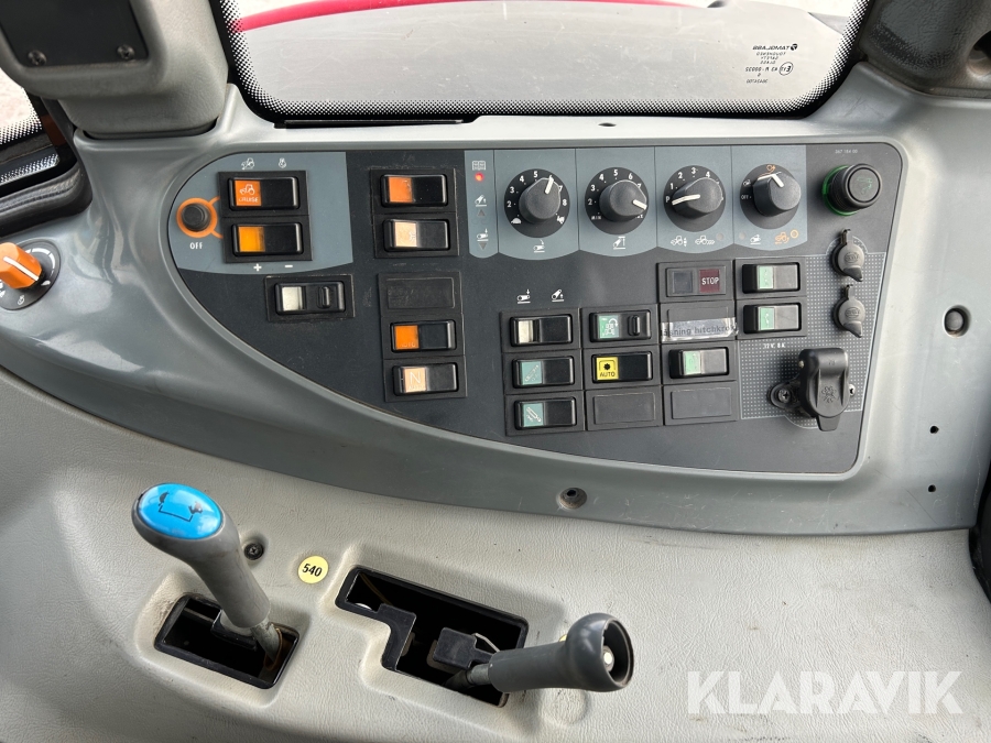 Traktor Valtra N121, Hallsberg, Klaravik auktioner