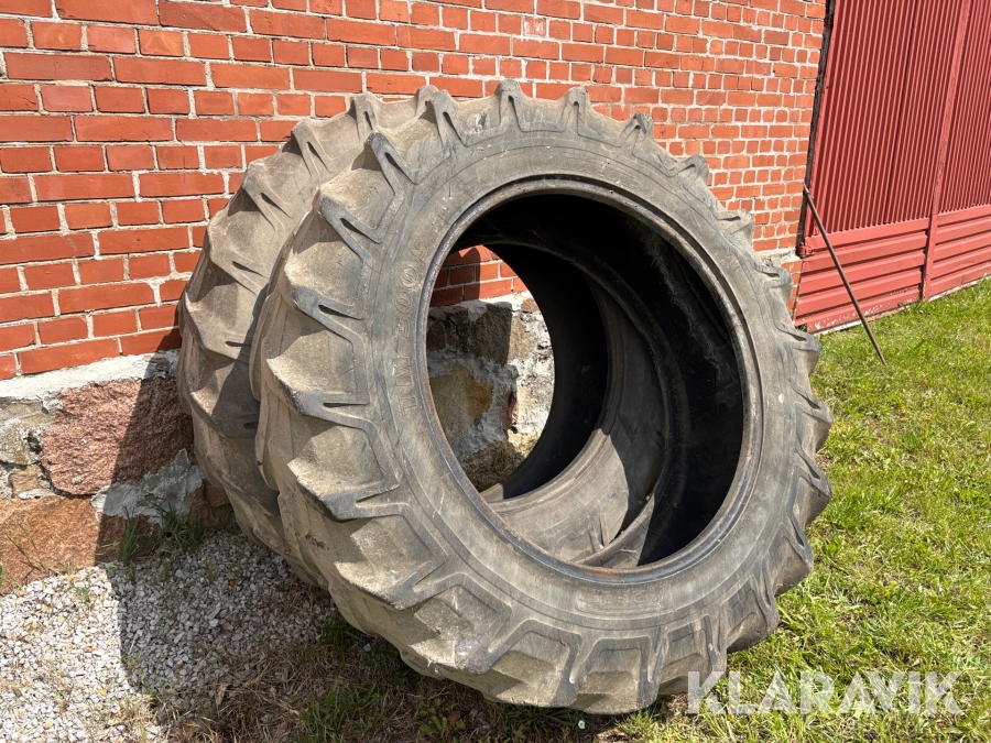 Traktordäck Pirelli TM300S, Lund, Klaravik auktioner