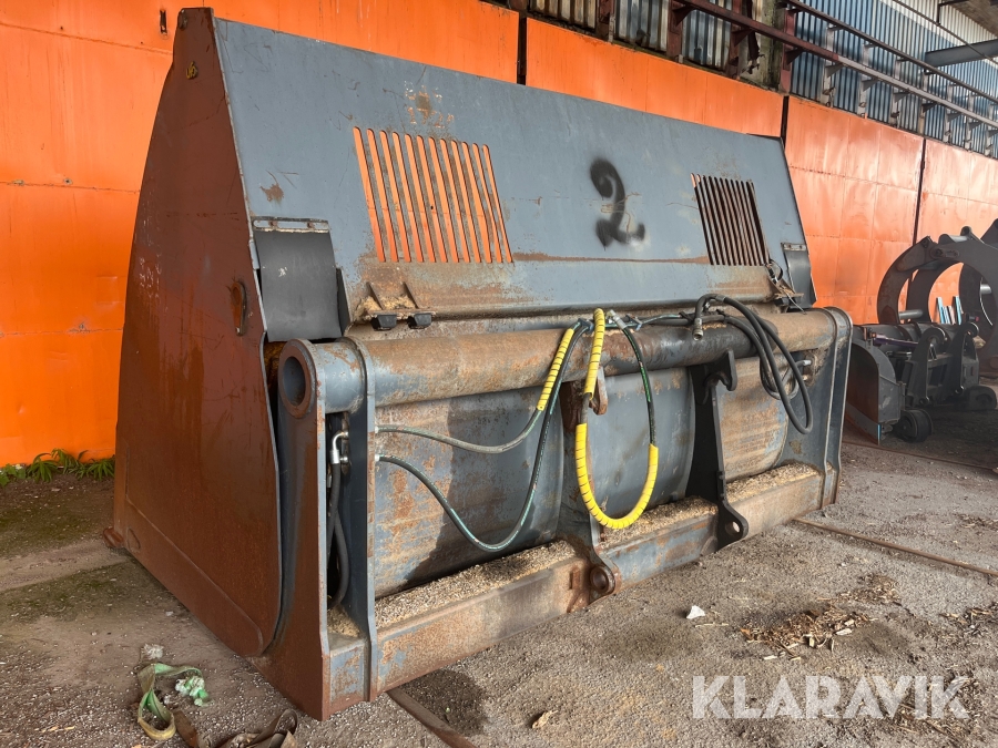 Högtippande skopa Ufo, Boxholm, Klaravik auktioner