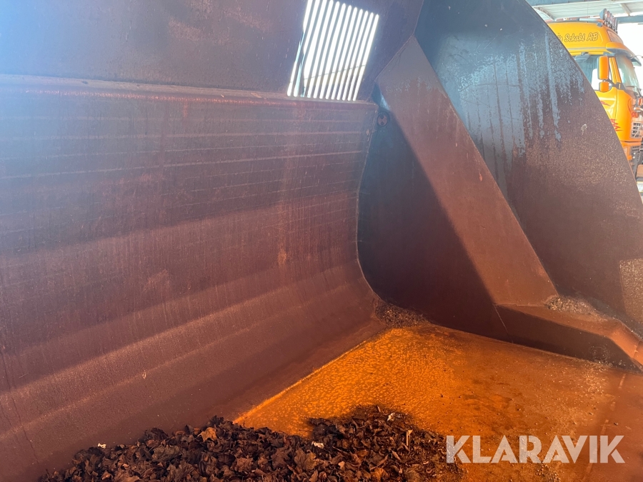 Högtippande skopa Ufo, Boxholm, Klaravik auktioner