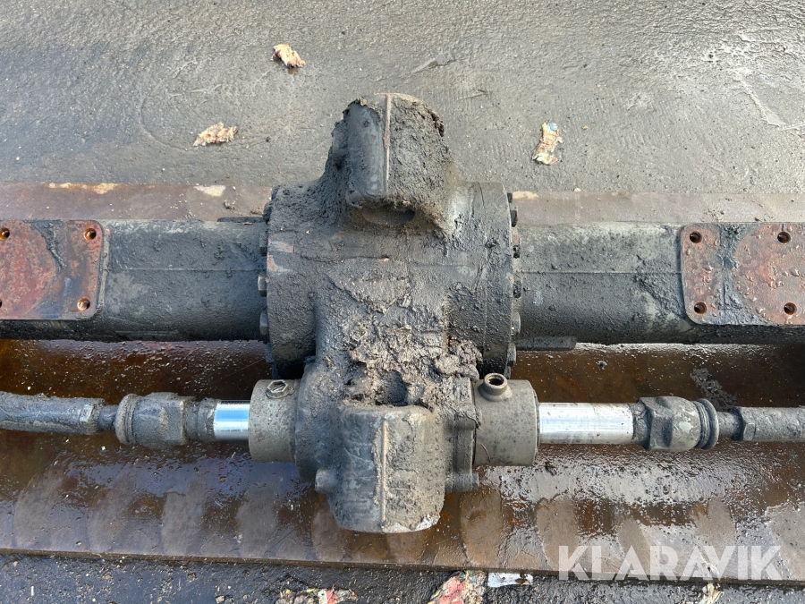 Axel till grävmaskin Sennebogen MS-E 3060 11, Trollhättan, K
