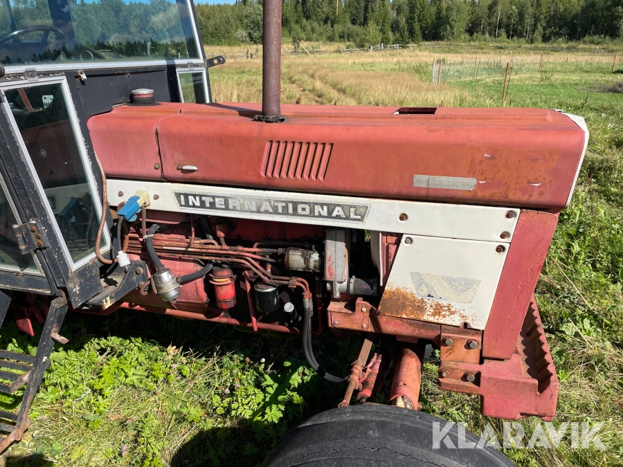 Traktor International 844, Bräcke, Klaravik auktioner