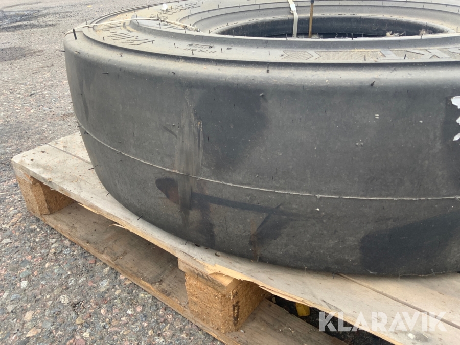 Truck däck BKT WIDE WALL, Vetlanda, Klaravik auktioner