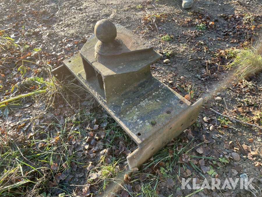 Klaravik Auktioner | Dragkula för svanhals