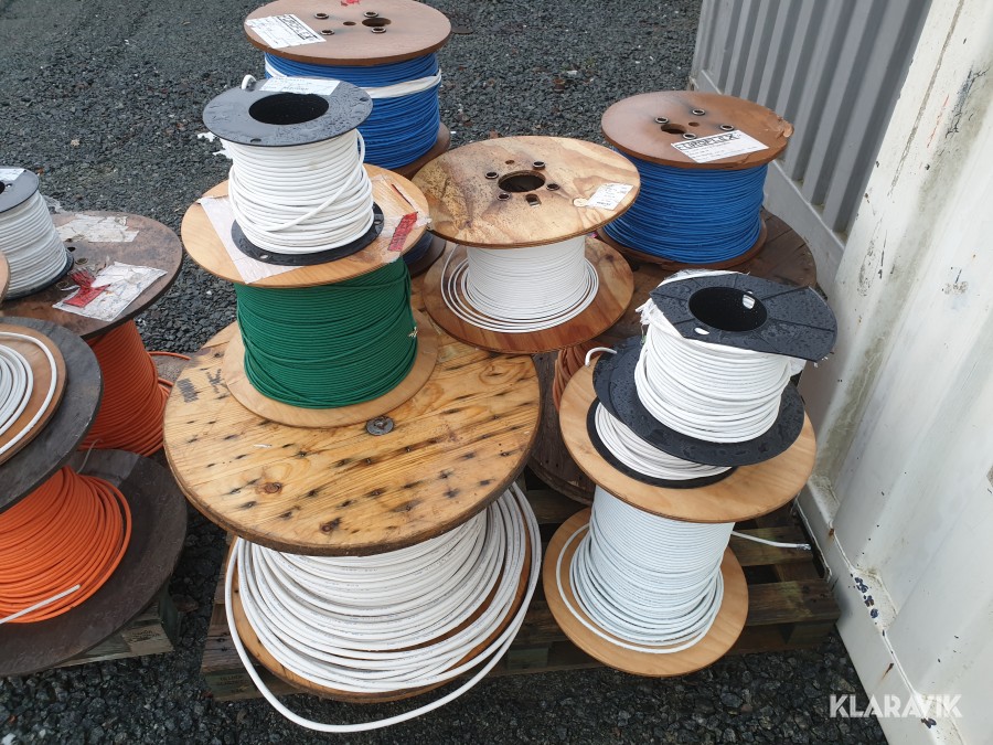 35st Bobiner med kabel