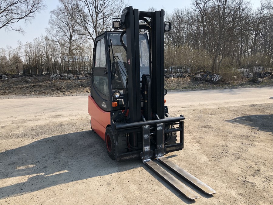 Klaravik Auktioner | Truck Linde E30
