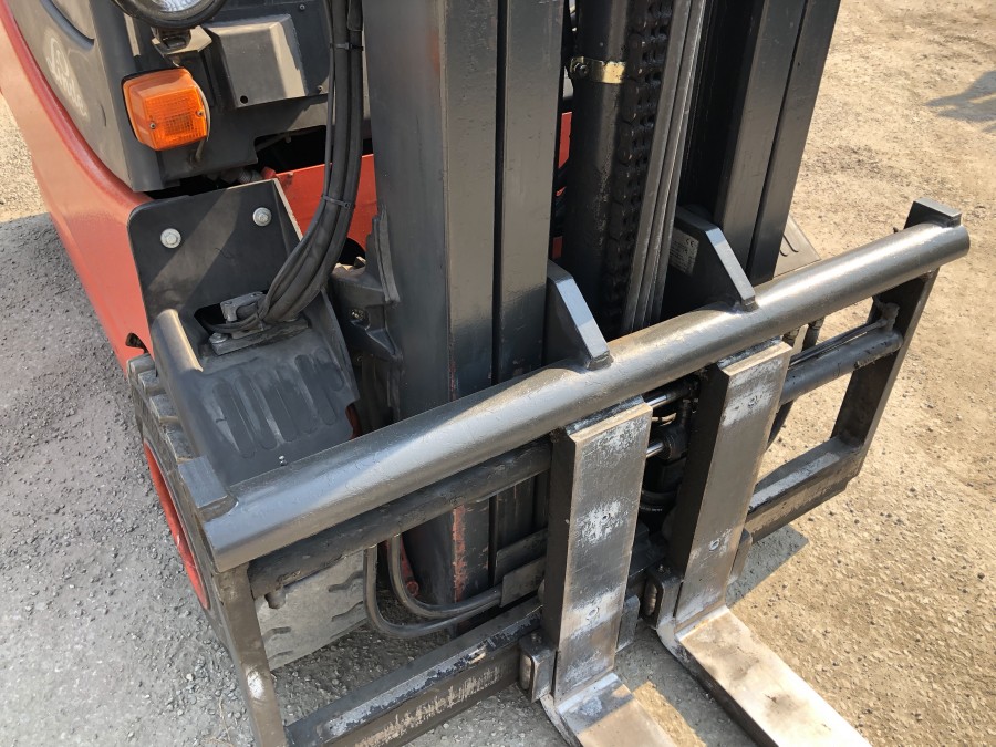 Klaravik Auktioner | Truck Linde E30