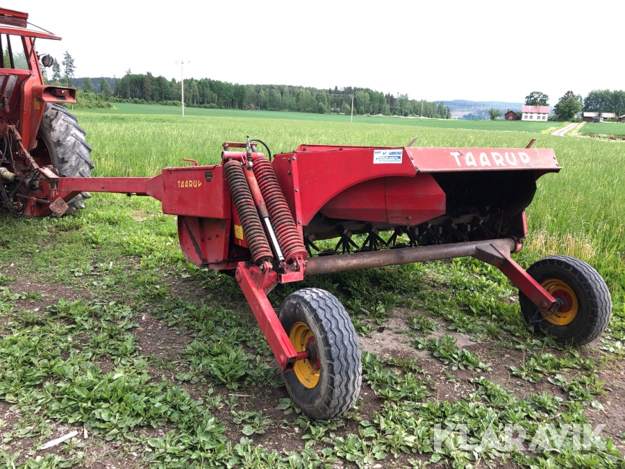 Klaravik Auktioner | Slåtterkross Taarup 306