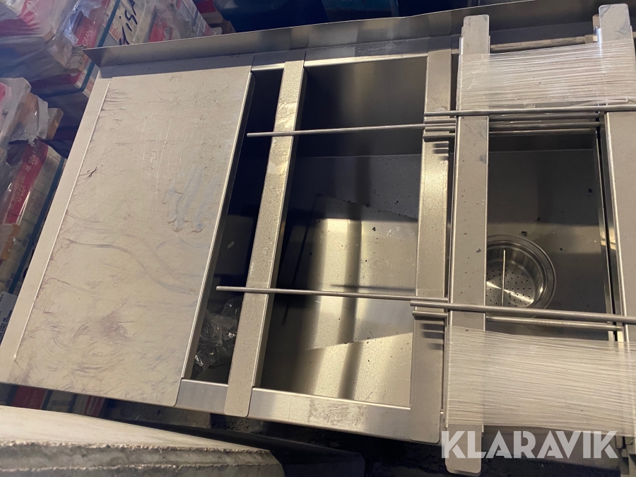 Rostfri bänk med avlopp, Gotland, Klaravik auktioner