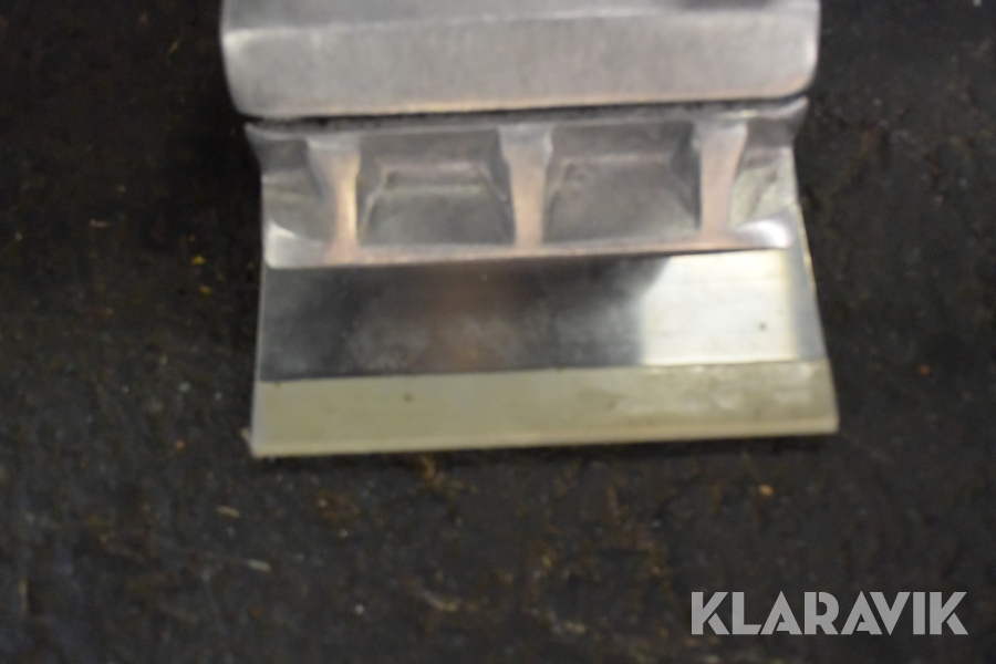 Klaravik Auktioner | Tapet/Vävborttagning Duri Ministripper