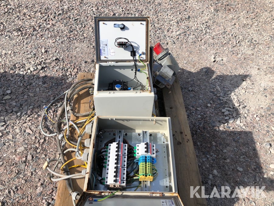 Klaravik Auktioner | Elskåp med YD - start