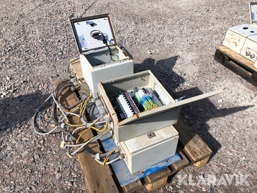 Klaravik Auktioner | Elskåp med YD - start