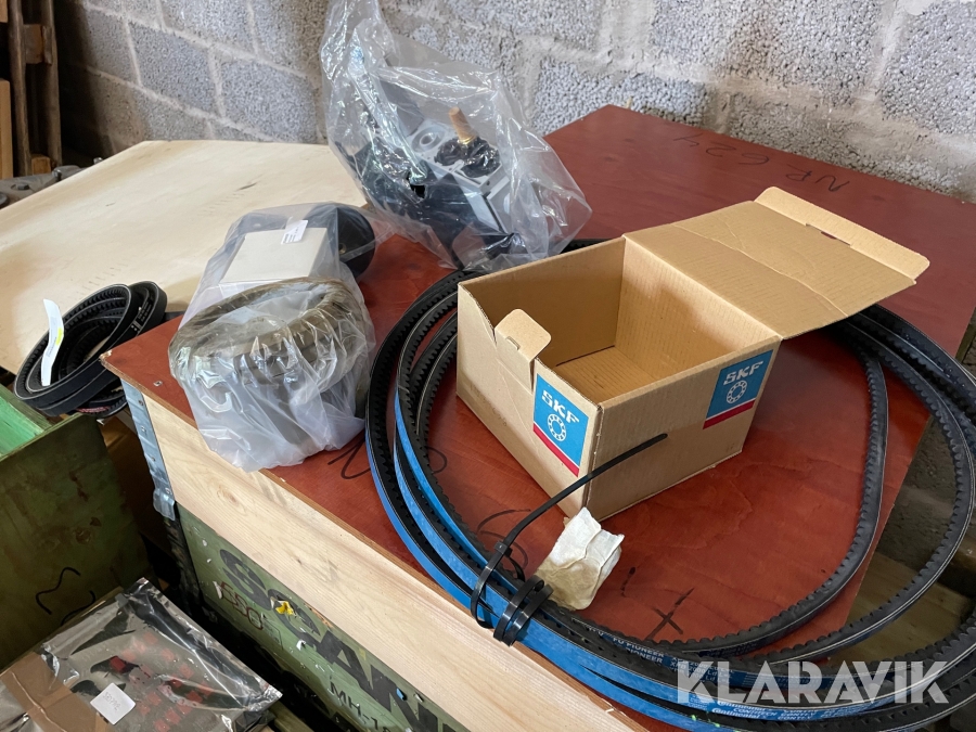 Klaravik Auktioner | Diverse material