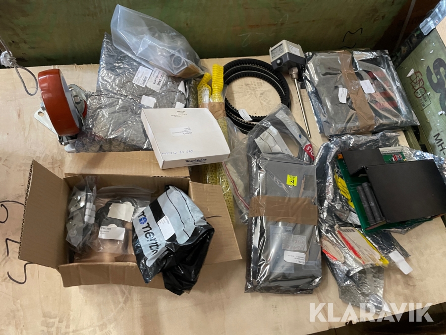 Klaravik Auktioner | Diverse material