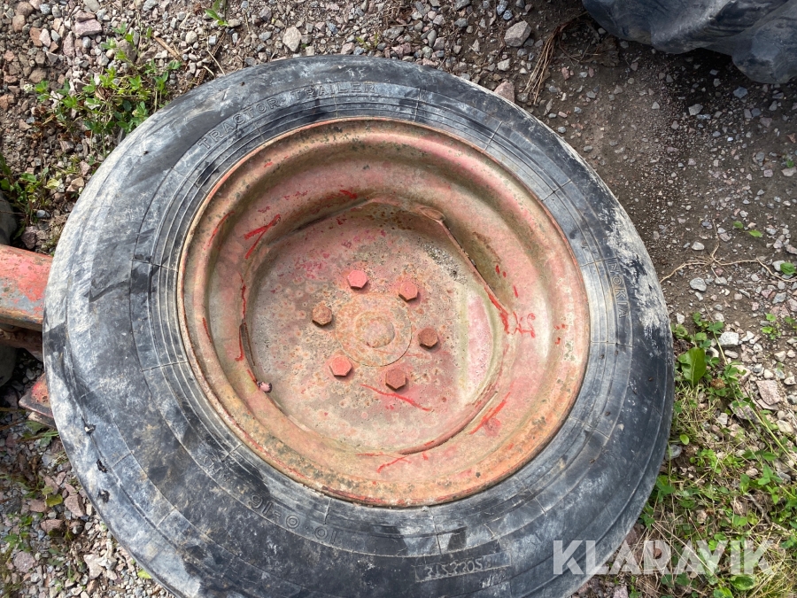Traktorhjul 11 st, Västerås, Klaravik auktioner