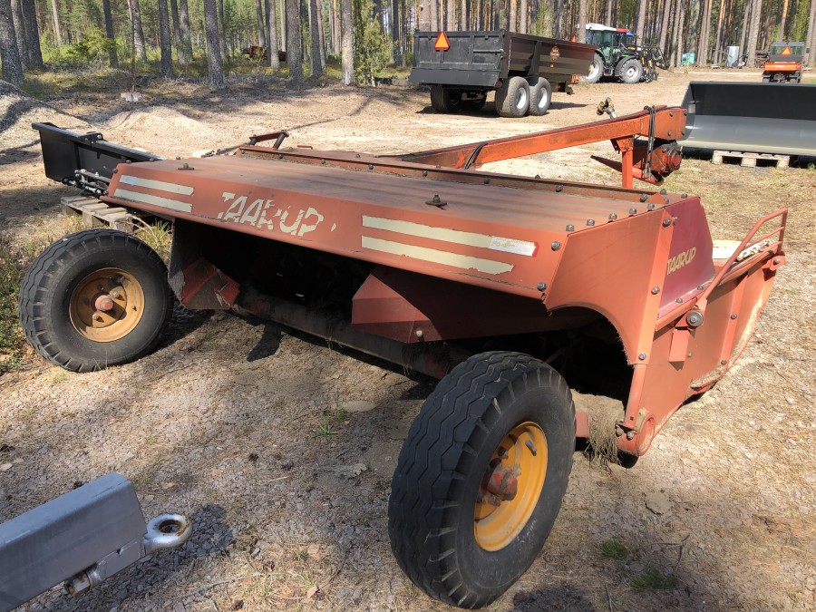 Klaravik Auktioner | Slåtterkross Taarup 306