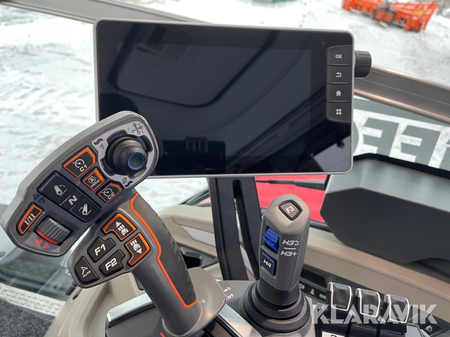 Traktor Massey Ferguson 8S.265, Sundsvall, Klaravik auktione