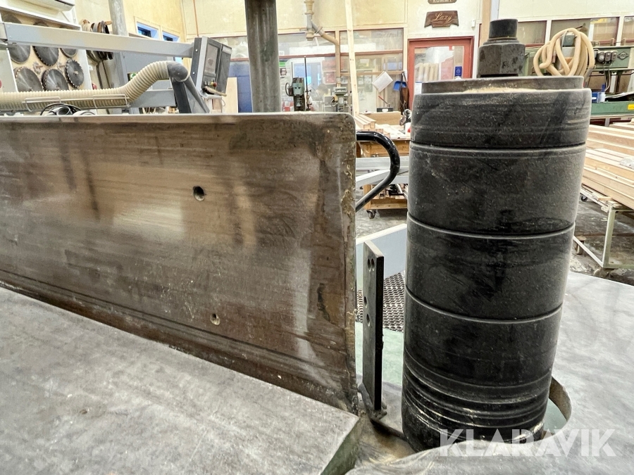 Oscillerande kantputs Bjärnum, Norrtälje, Klaravik auktioner