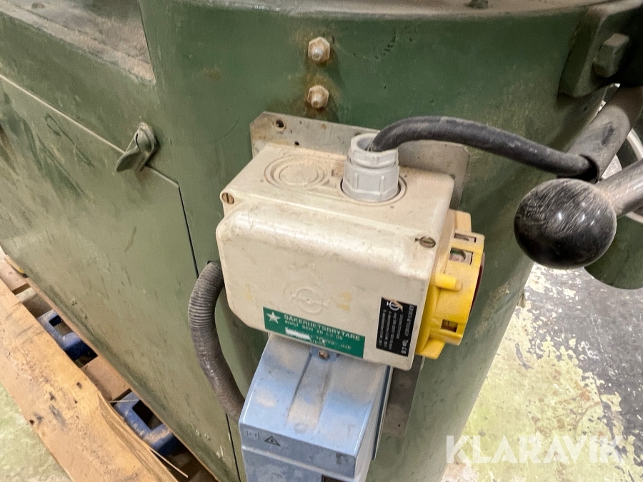 Oscillerande kantputs Bjärnum, Norrtälje, Klaravik auktioner