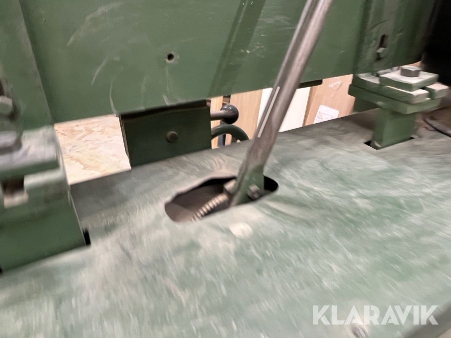 Oscillerande kantputs Bjärnum, Norrtälje, Klaravik auktioner