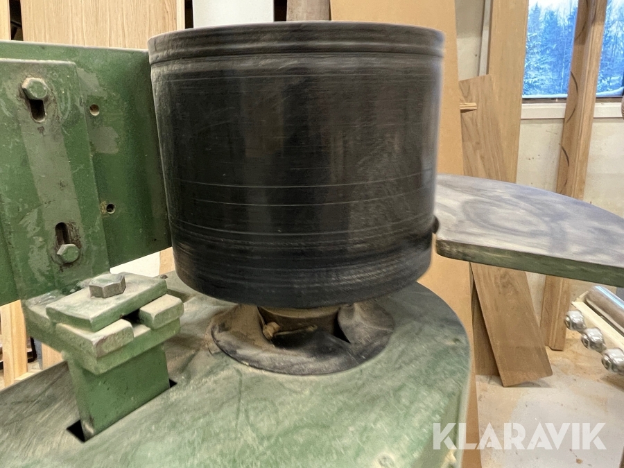 Oscillerande kantputs Bjärnum, Norrtälje, Klaravik auktioner