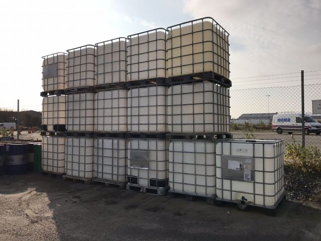 3st vattentankar / IBS container