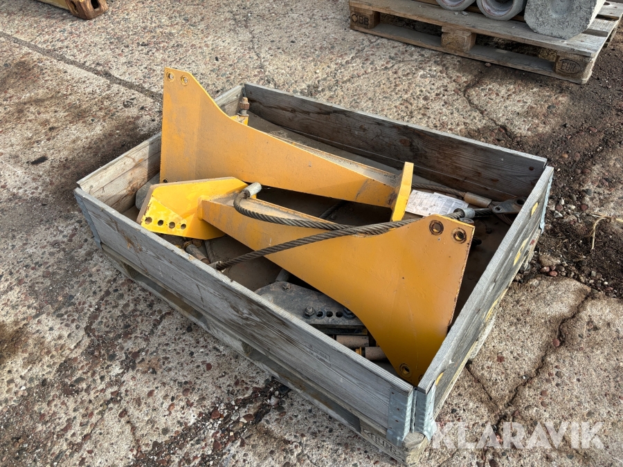 Konsoler för höglucka, Hedemora, Klaravik auktioner