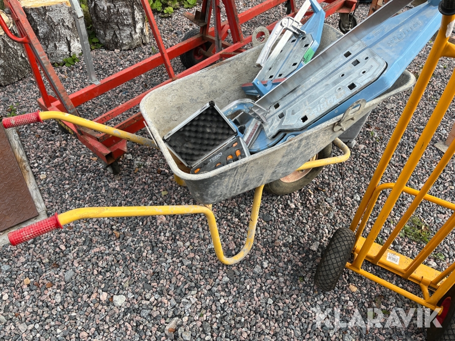 Gipsvagn och murar/betongutrustning, Katrineholm, Klaravik a