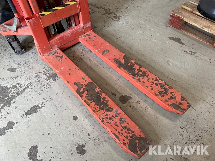 Klaravik Auktioner | Ledstaplare Logiflex Elf 100/3300