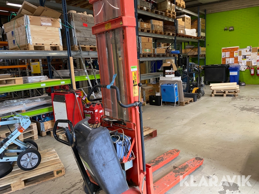 Klaravik Auktioner | Ledstaplare Logiflex Elf 100/3300